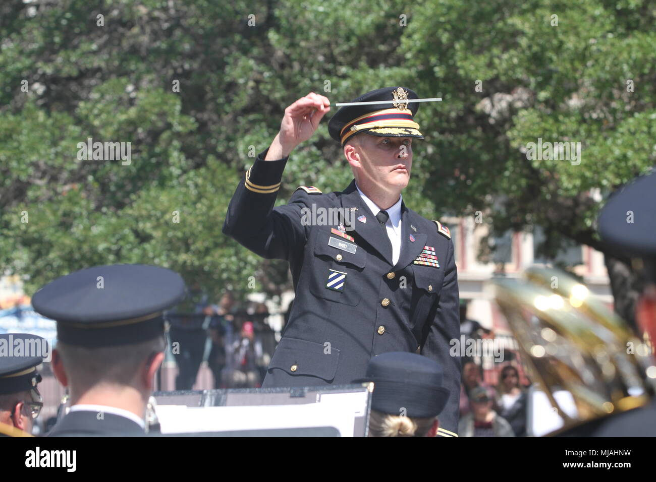 Chief Warrant Officer 4 Jonathan Ward, the bandmaster for 323rd Army ...