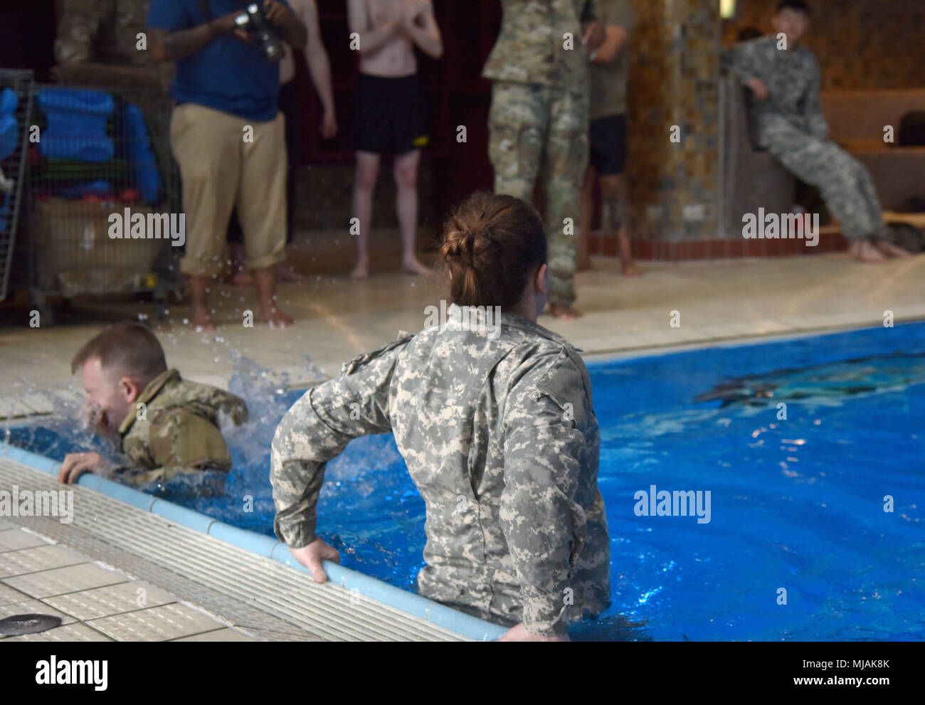 U.S. Army Soldiers assigned to 66th Military Intelligence Brigade ...
