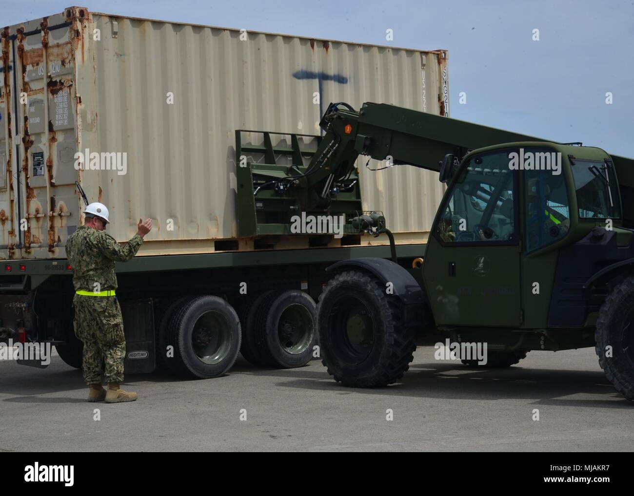 Navy reserve naval cargo handling battalion 13 hi-res stock photography ...