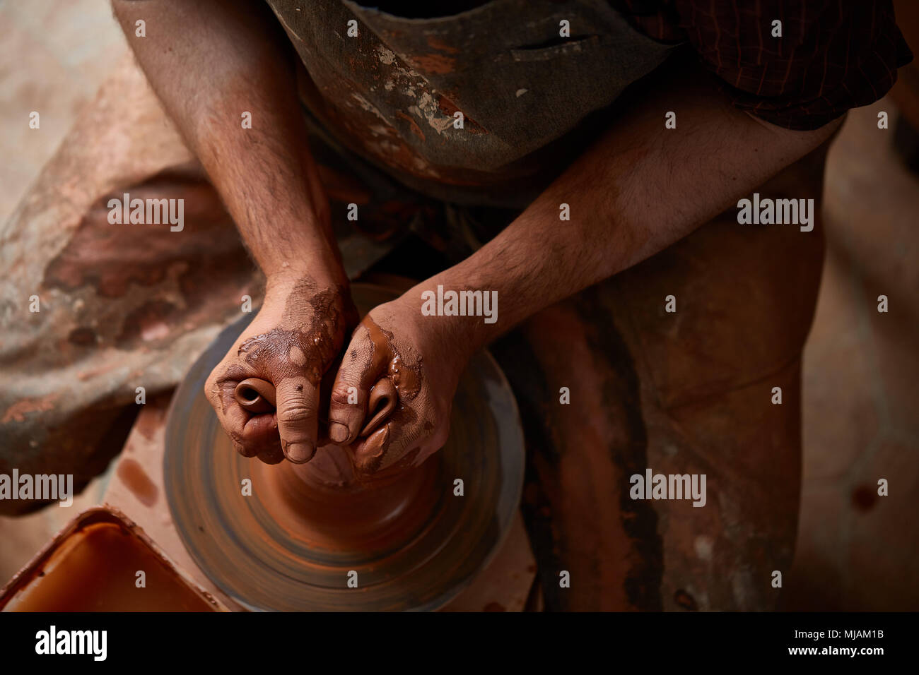 Squizing hi-res stock photography and images - Alamy
