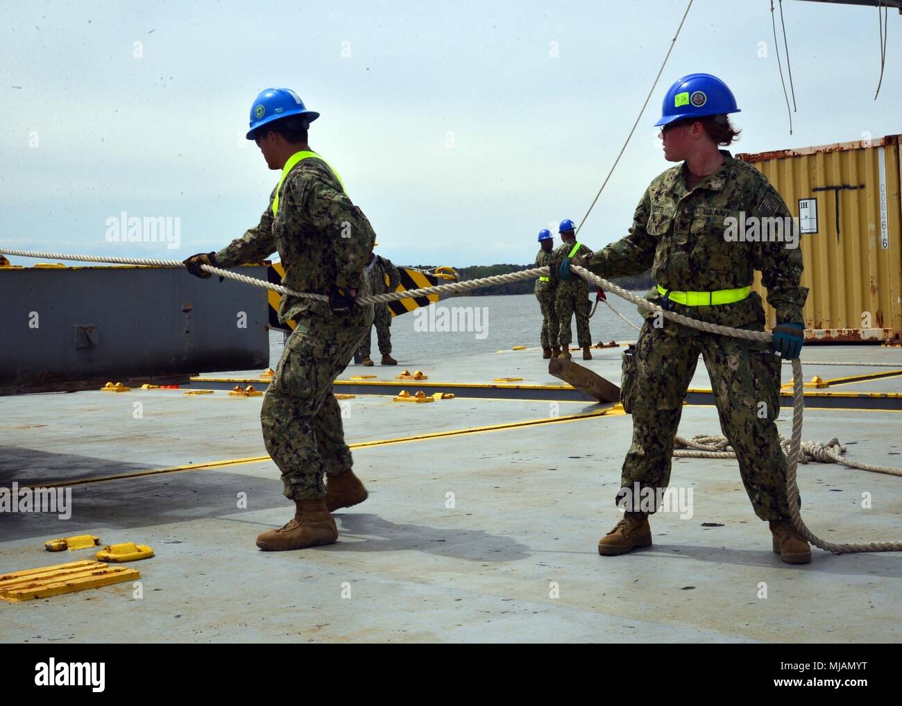 Cargo Hatch Stock Photos & Cargo Hatch Stock Images - Alamy