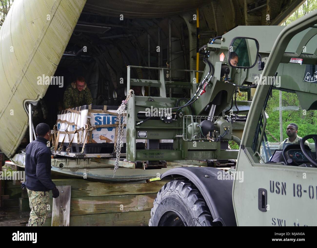 Navy reserve naval cargo handling battalion 13 hi-res stock photography ...
