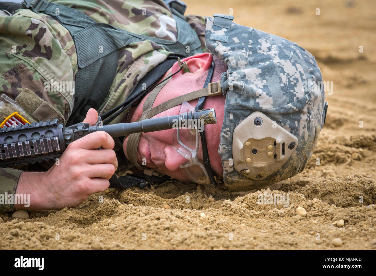 Low crawl hi-res stock photography and images - Alamy
