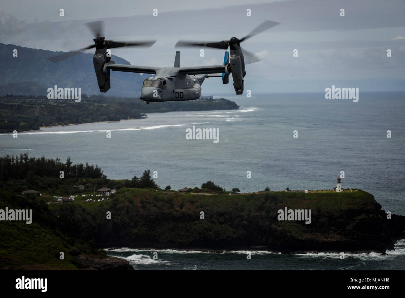 An MV-22B Osprey assigned to Marine Medium Tiltrotor Squadron 268 (VMM ...