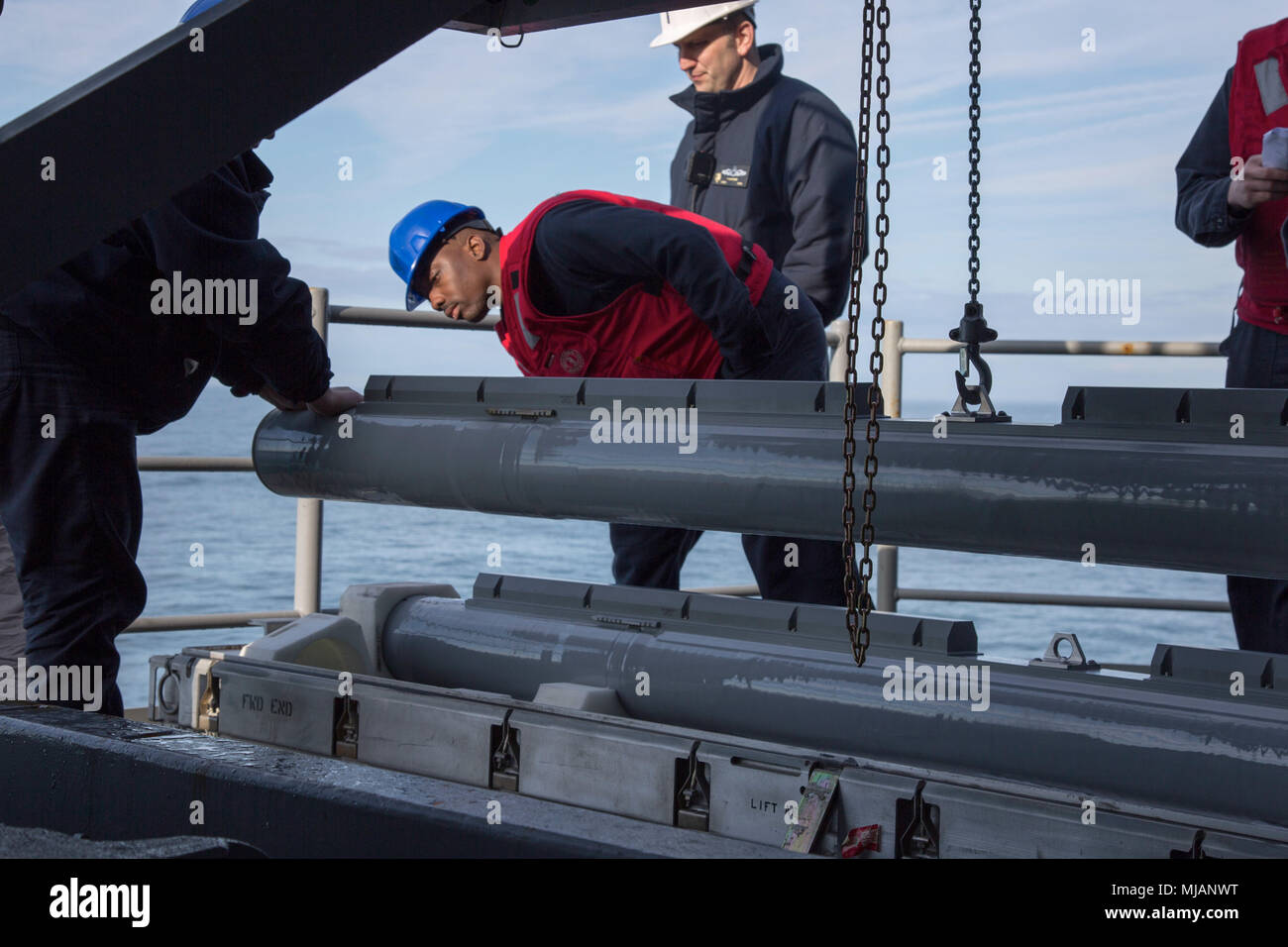 180426-N-ME568-1218 ATLANTIC OCEAN (April 26, 2018) Sailors prepare to ...
