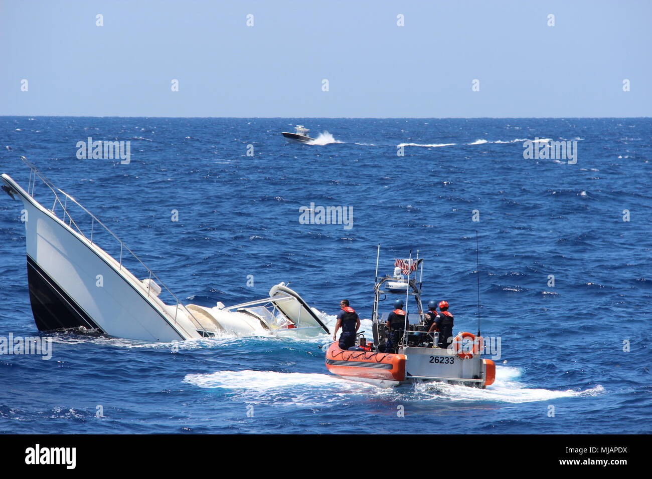U s coast guard small boat hi-res stock photography and images - Alamy