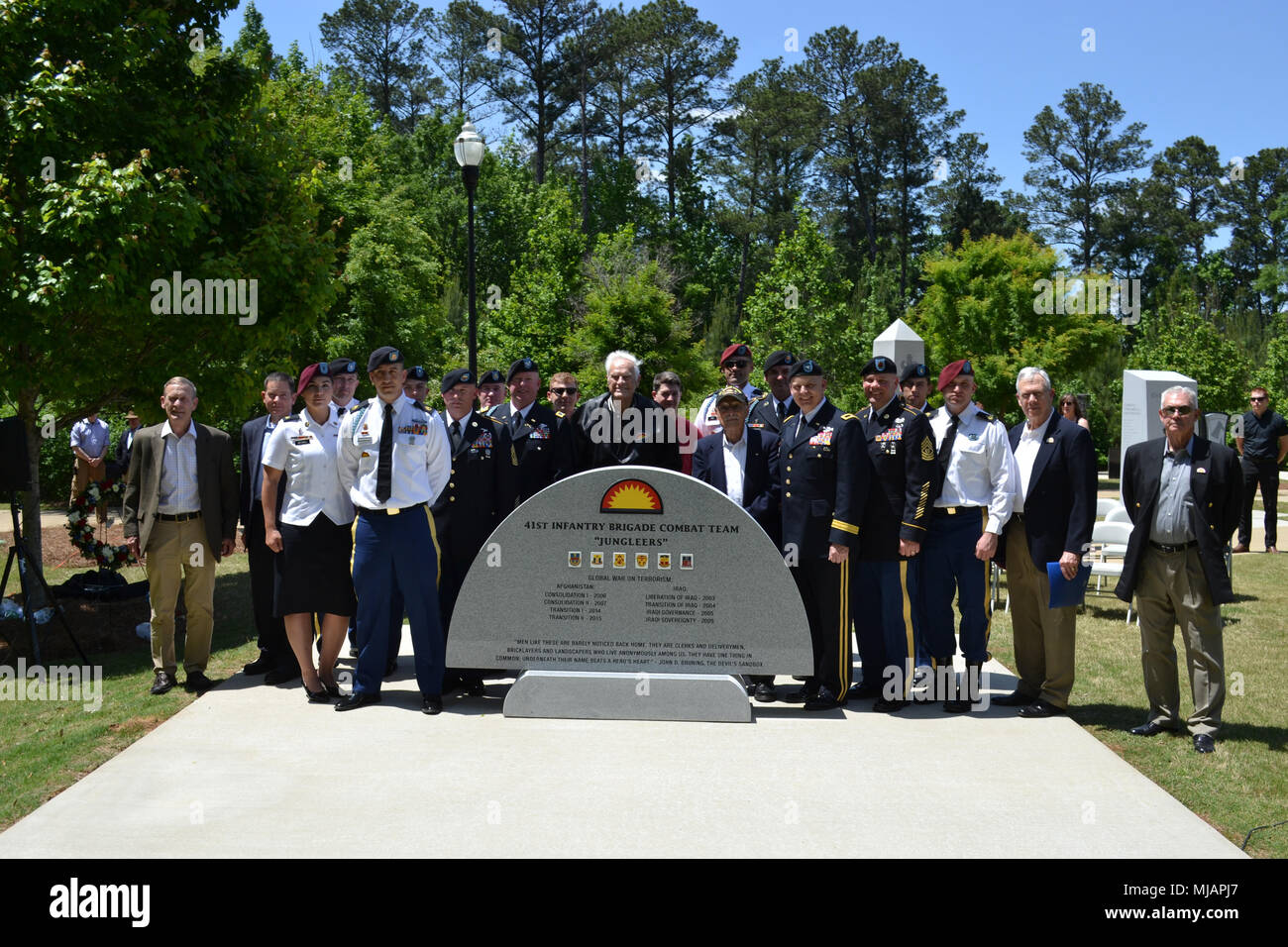 World War II Veterans Bud Lewis and Dan Sokol (center), president of ...