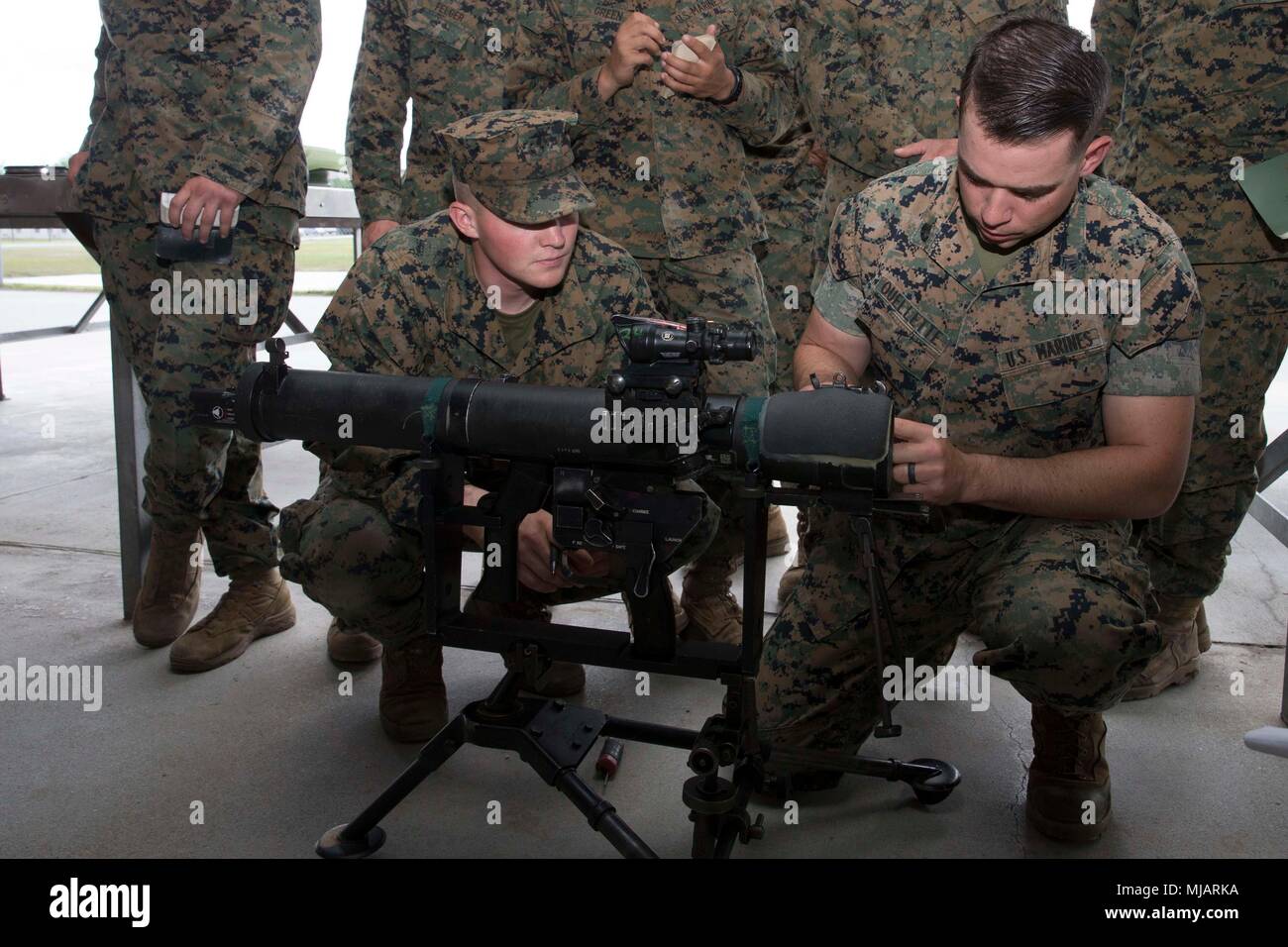 Mk 153 shoulder launched multipurpose assault weapon hi-res stock ...