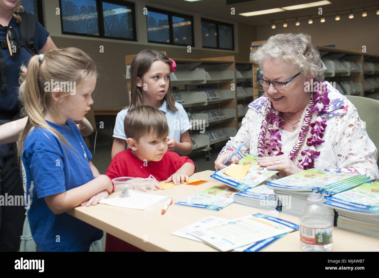 JOINT BASE PEARL HARBOR-HICKAM — Willow, Finn and Zoe Benfante meet ...