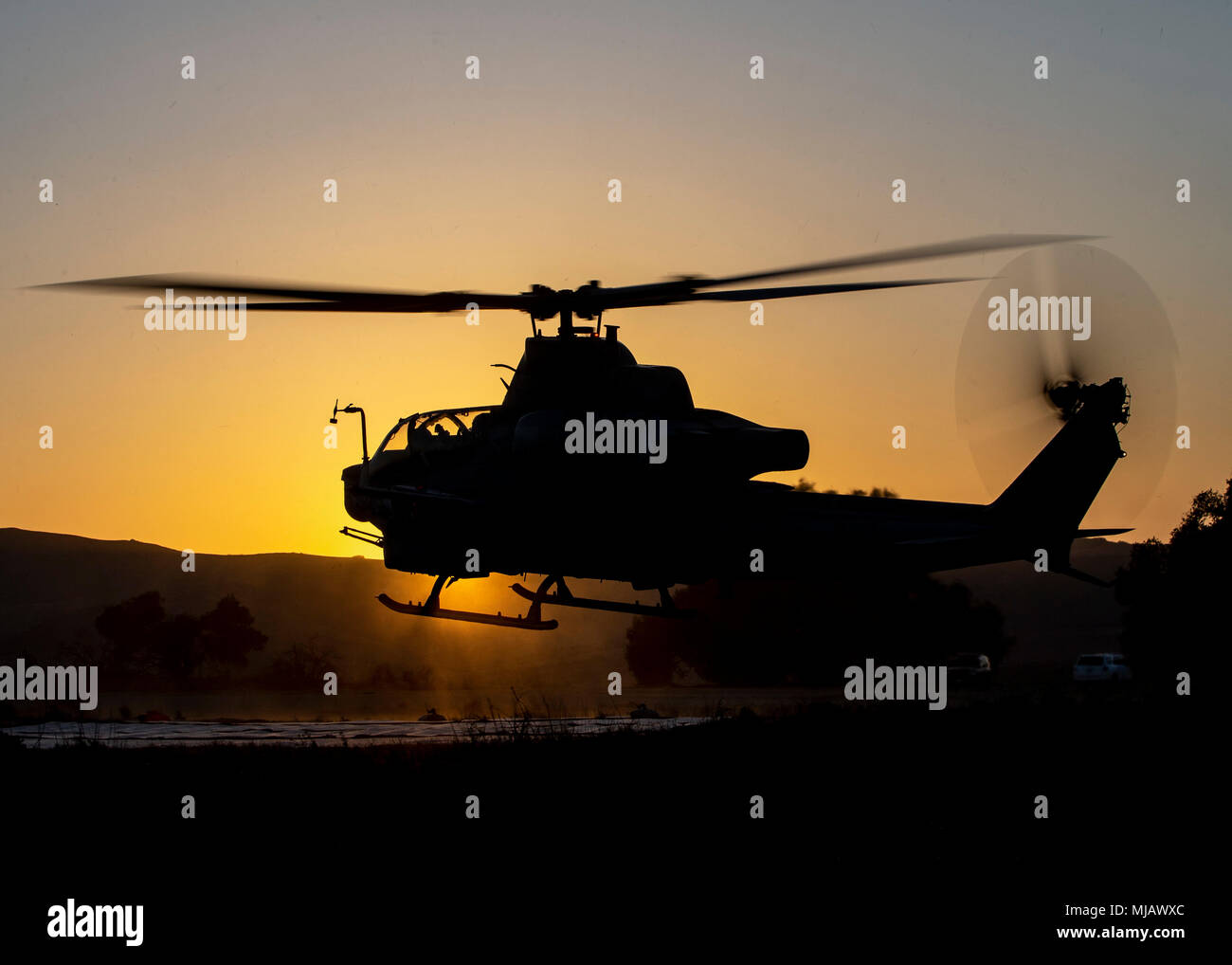 An AH-1Z Viper with Marine Light Attack Helicopter Squadron (HMLA) 469 ...