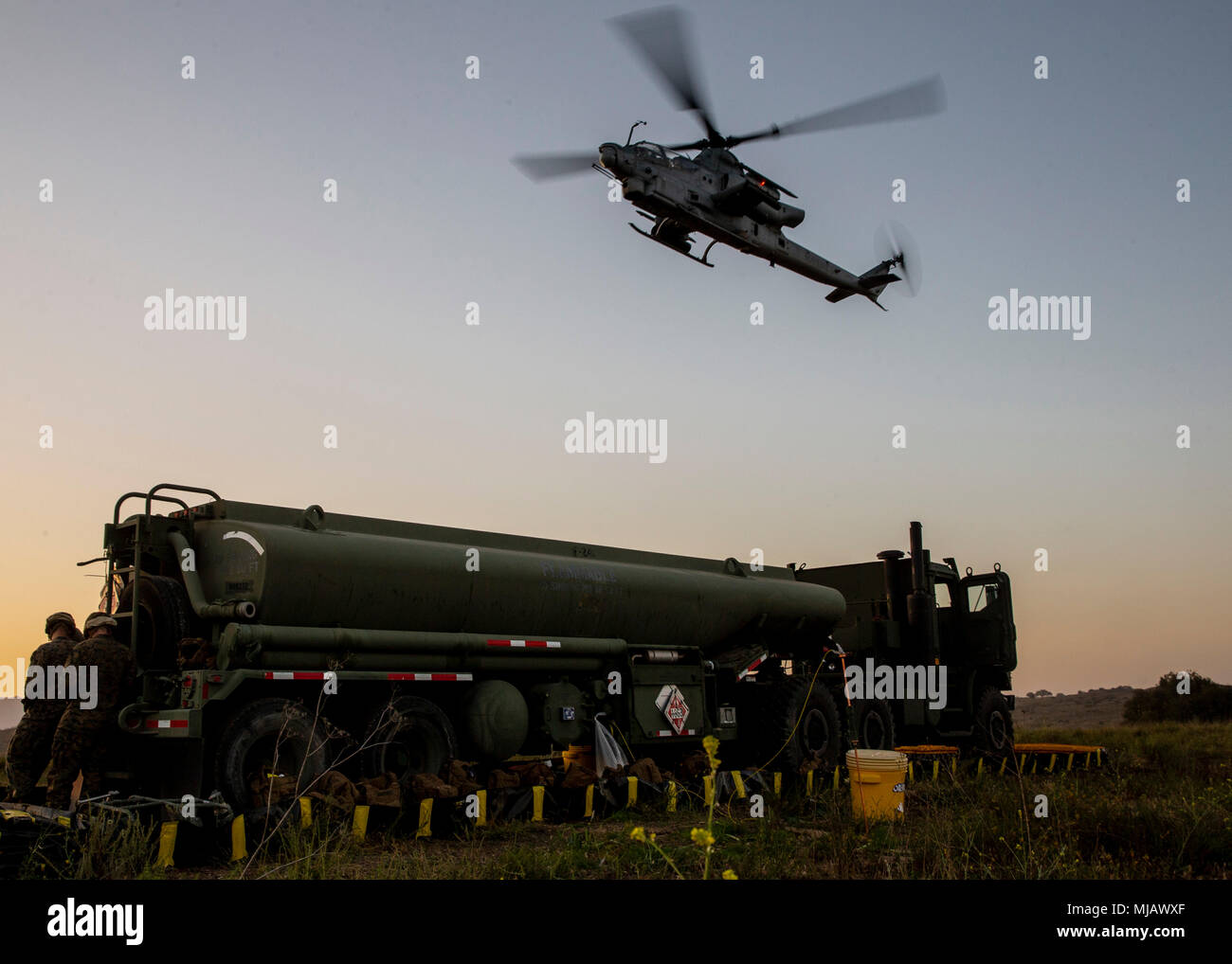 An AH-1Z Viper with Marine Light Attack Helicopter Squadron (HMLA) 469 ...