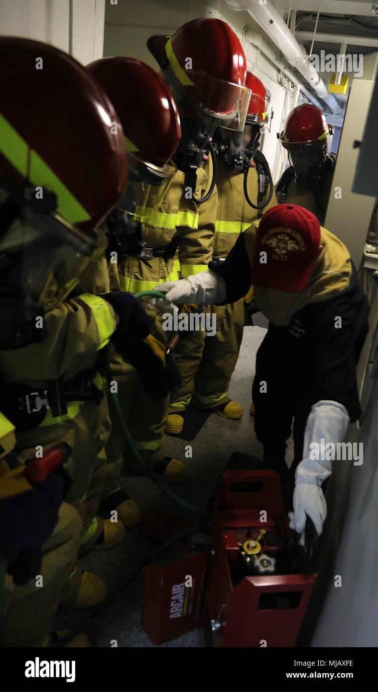 Portable exothermic cutting unit pecu hi-res stock photography and ...