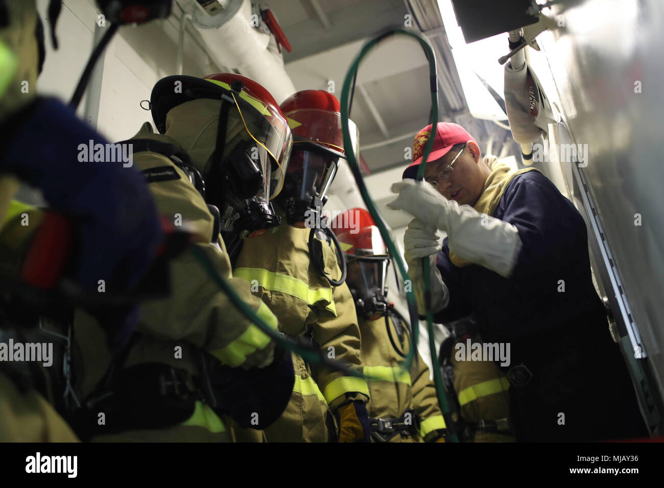 Portable exothermic cutting unit pecu hi-res stock photography and ...