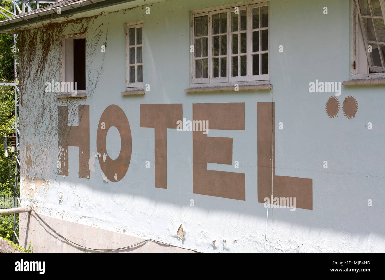 Hotel windows texture hi-res stock photography and images - Alamy