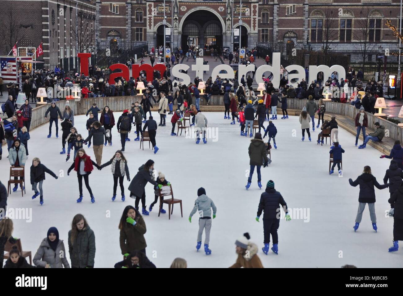 Netherlands amsterdam winter ice skating hi-res stock photography and ...