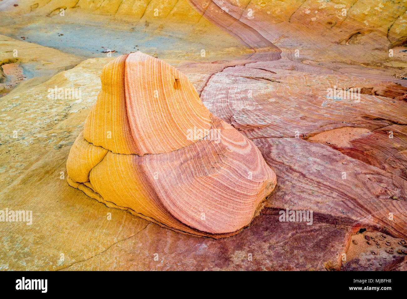 Colorful stripes in sandstone hi-res stock photography and images - Alamy