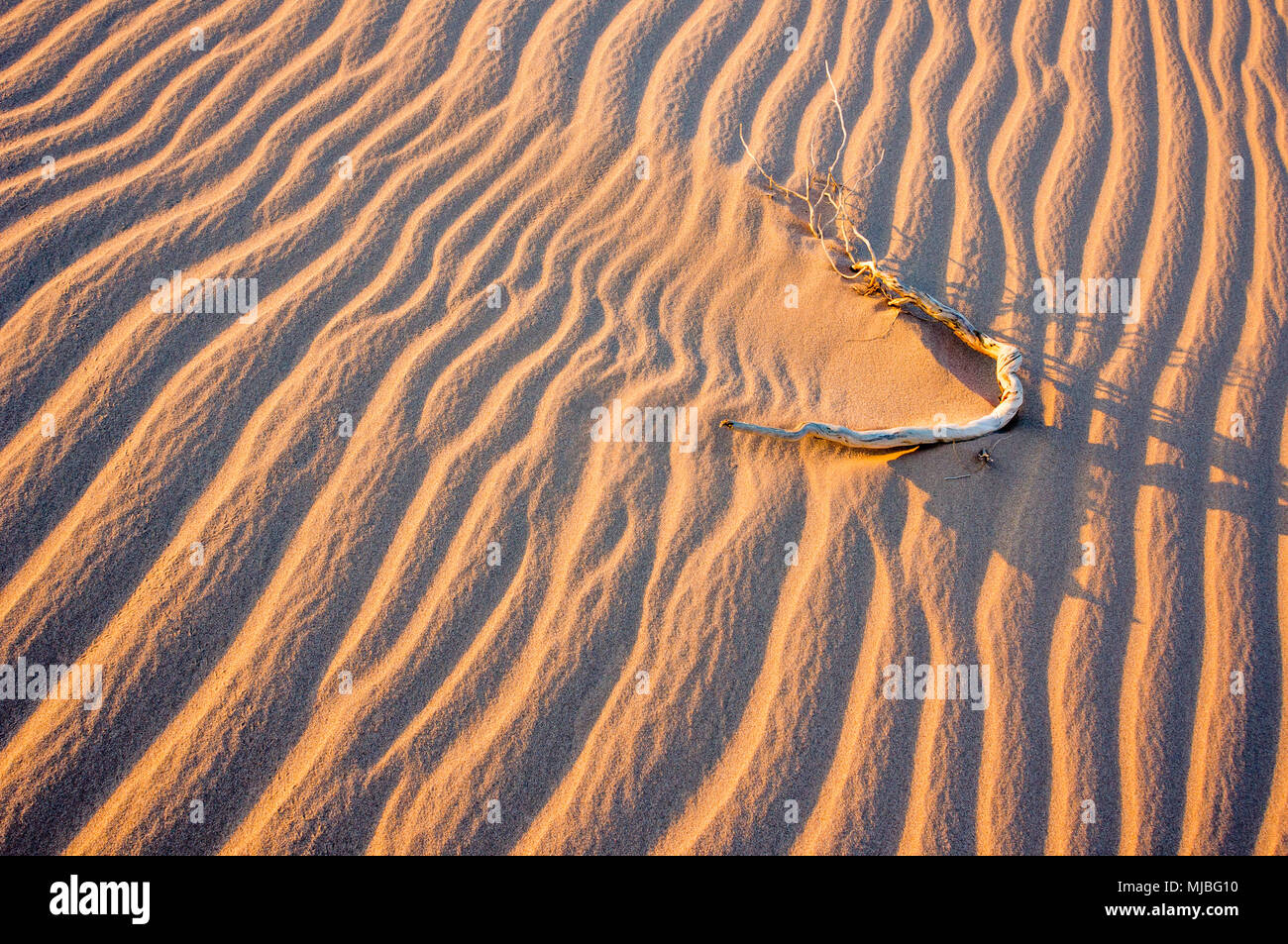 Sand art wave hi-res stock photography and images - Alamy