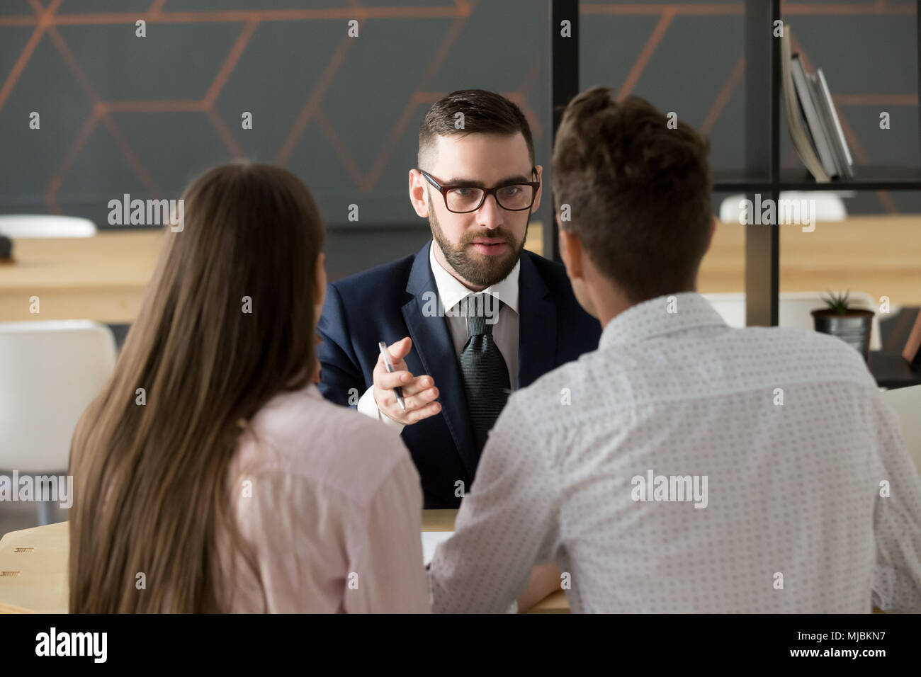 Bank worker hi-res stock photography and images - Alamy