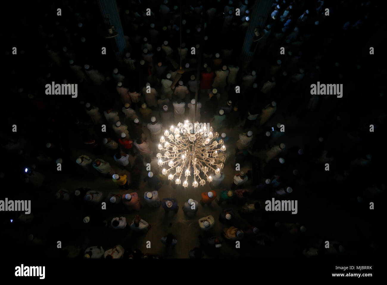 Bangladesh. Bangladeshi Muslims perform a prayer during the holy Shab-e ...