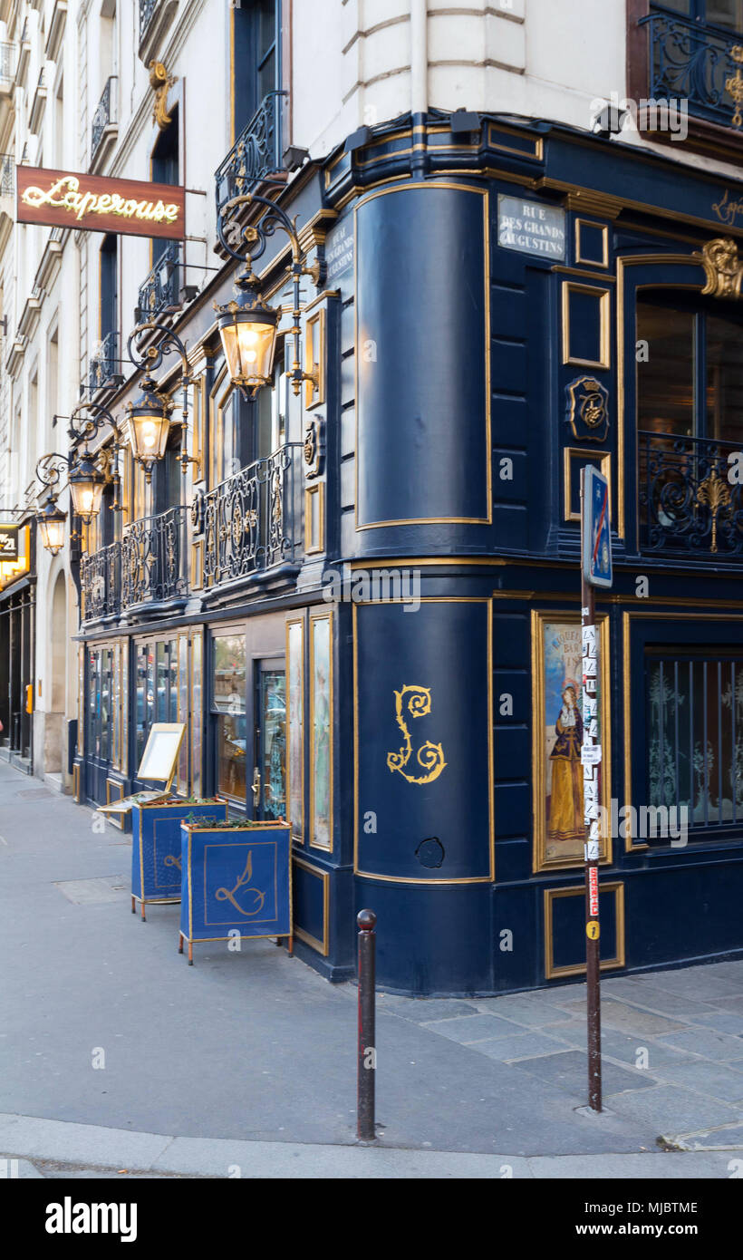 Laperouse restaurant paris france hi-res stock photography and images ...