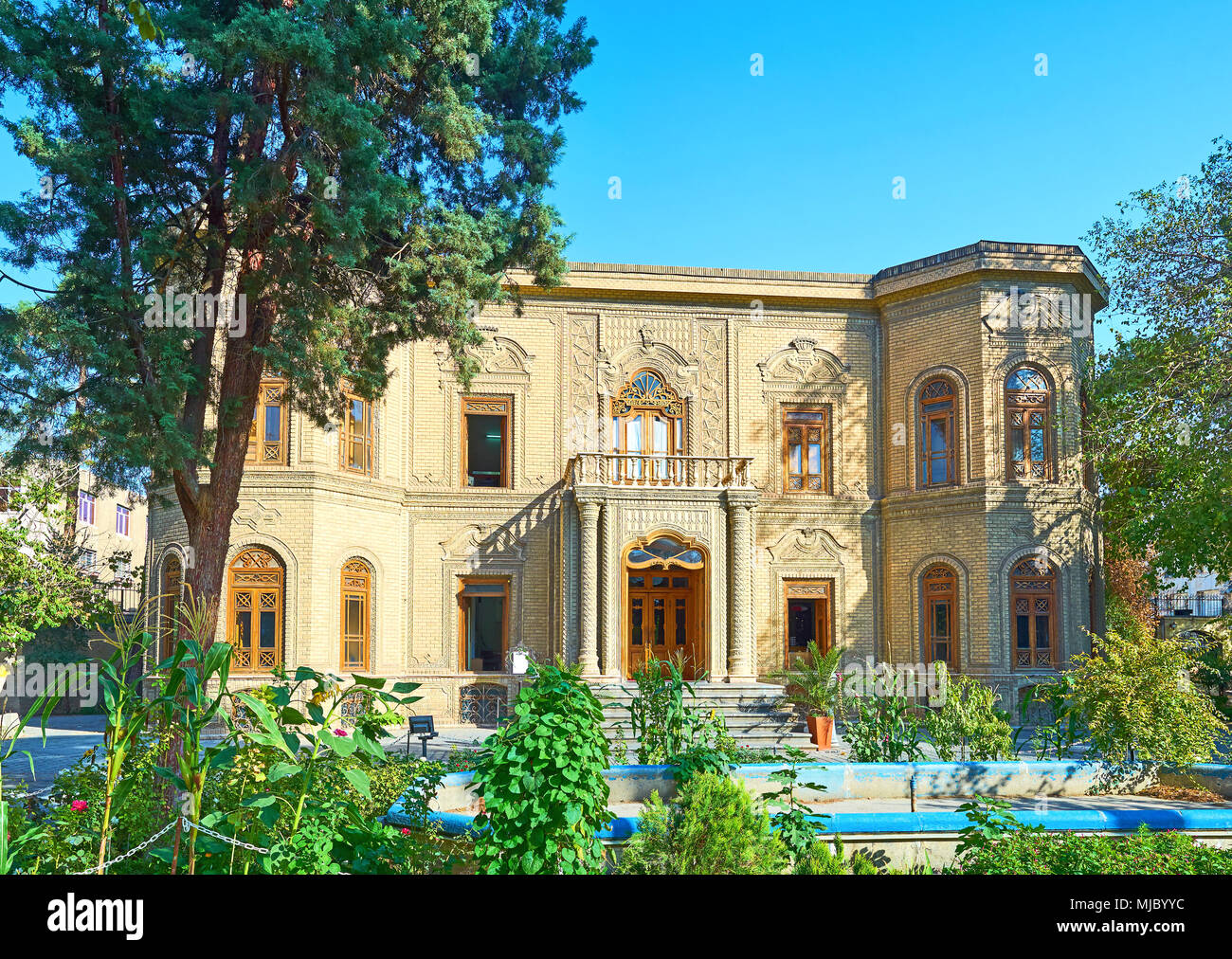 Old iranian mansion hi-res stock photography and images - Alamy