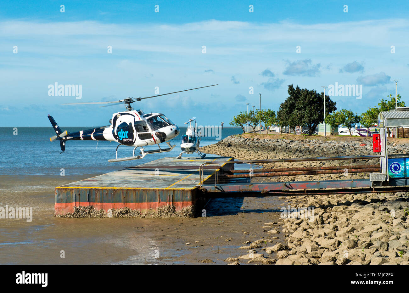 Helicopter sight seeing trip to the Great Barrier Reef Stock Photo - Alamy
