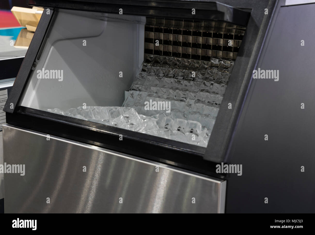 Ice cube factory hi-res stock photography and images - Alamy