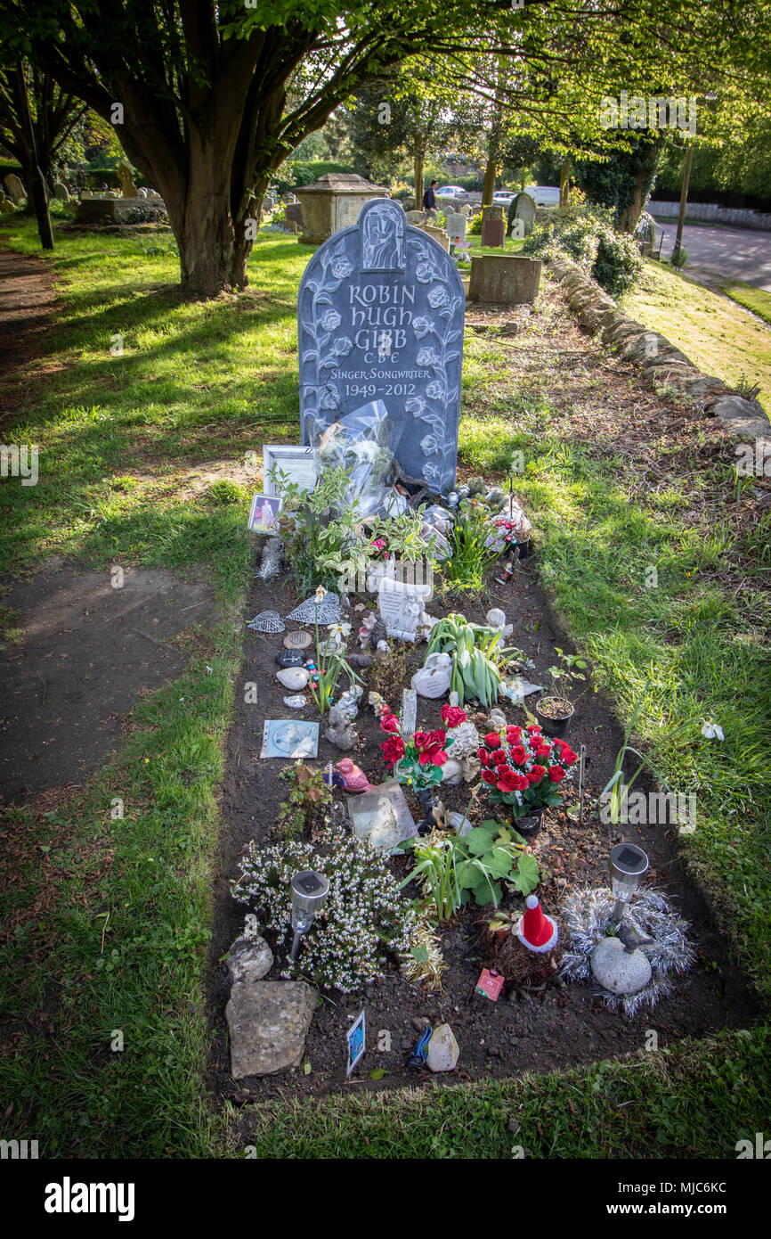 Robin gibb grave hi-res stock photography and images - Alamy