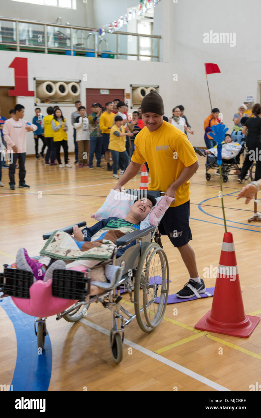 KOJE-DO, Republic of Korea (April 28, 2018) U.S. Navy Sailors ...