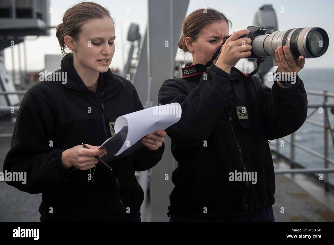 180430-N-GR847-0029 PACIFIC OCEAN (April 30, 2018) Intelligence ...