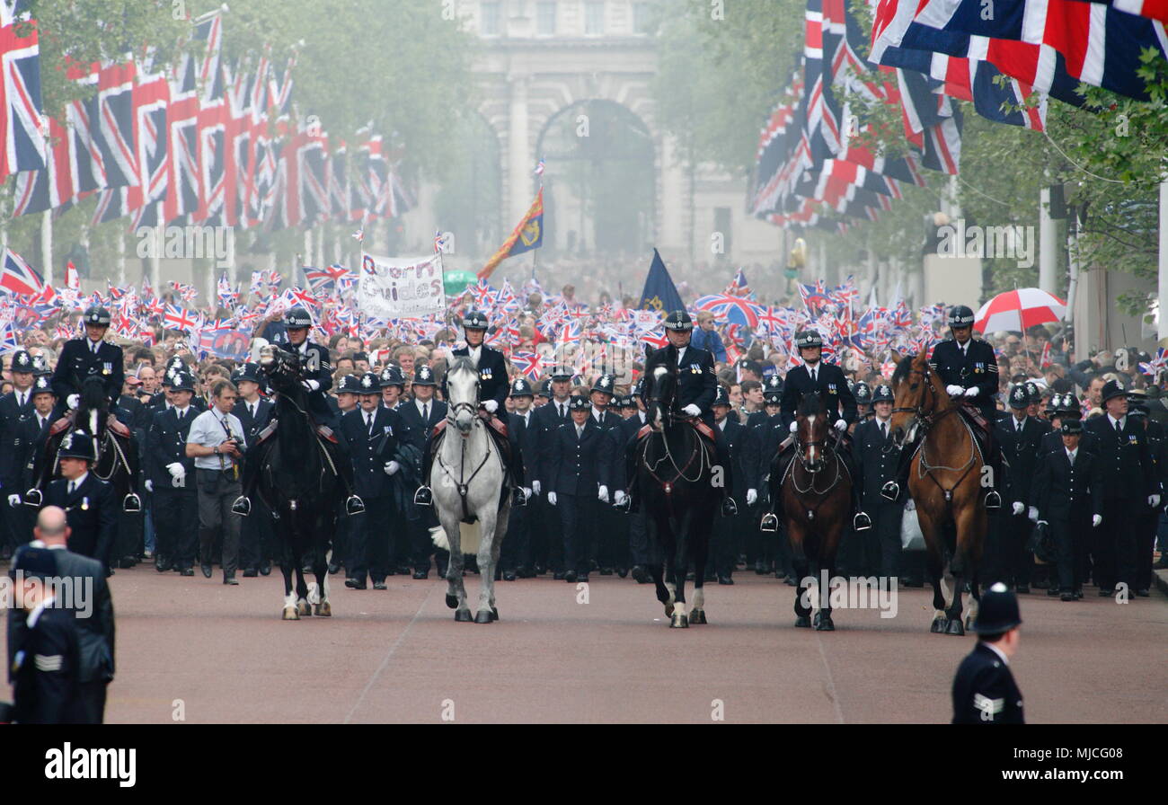 Swathe of crowd hi-res stock photography and images - Alamy