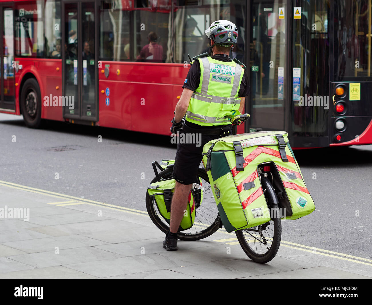 Paramedic on bicycle hi-res stock photography and images - Alamy