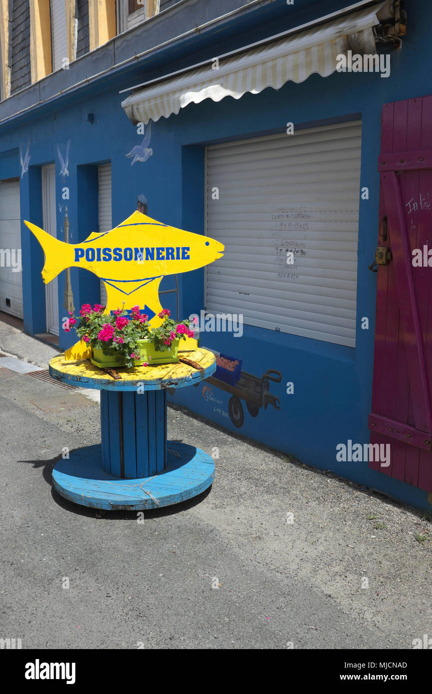 Fish dealer hi-res stock photography and images - Alamy