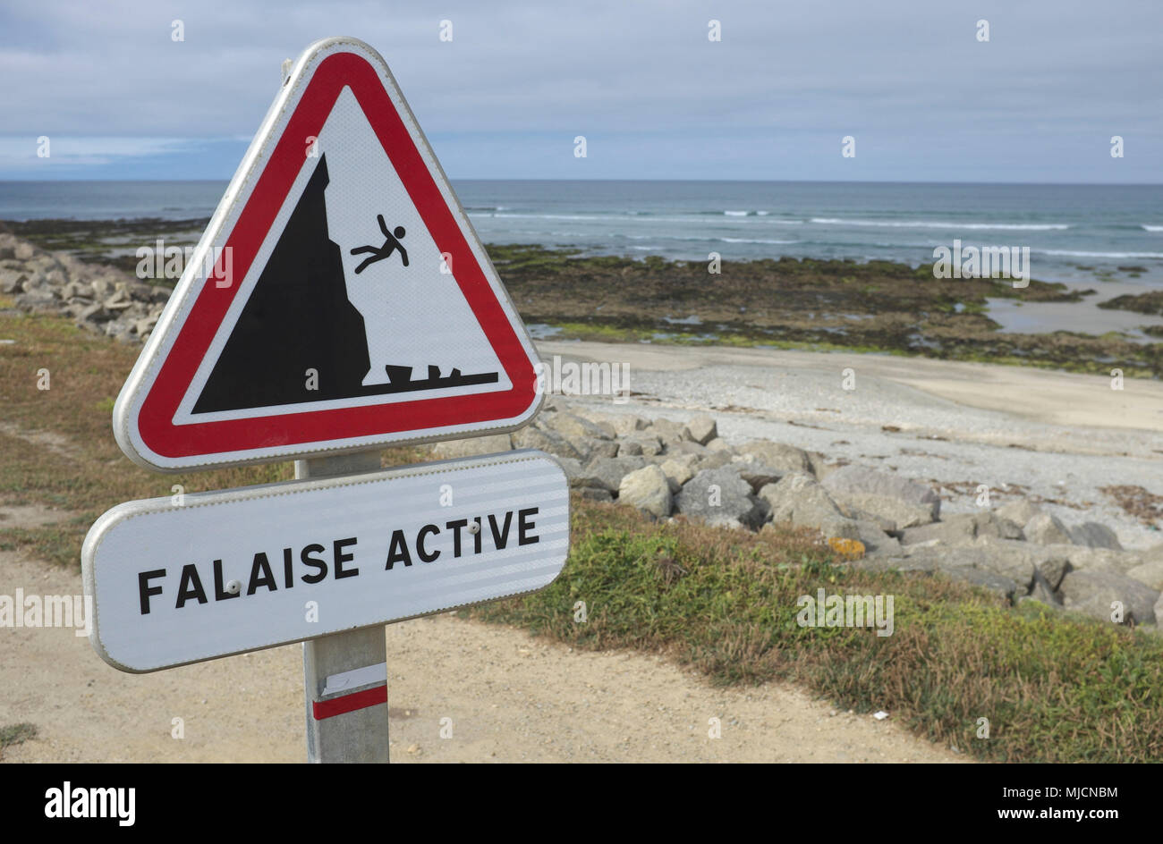 Rockfall danger hi-res stock photography and images - Alamy
