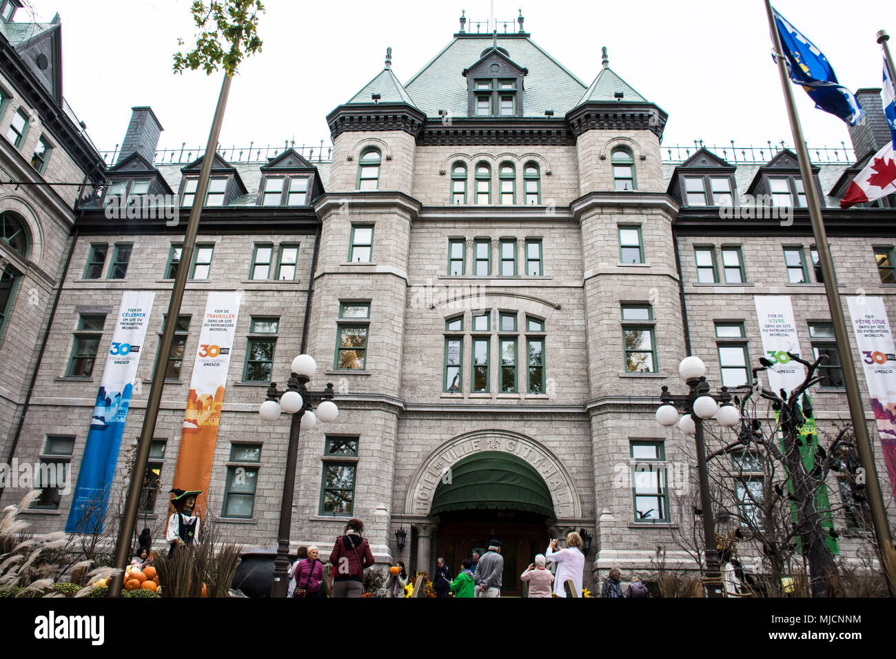 City hall of Québec Stock Photo - Alamy