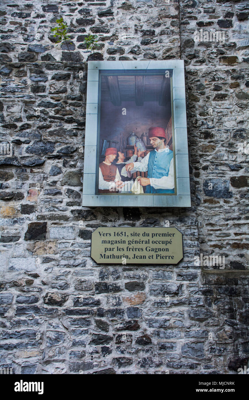 House in stone hi-res stock photography and images - Alamy