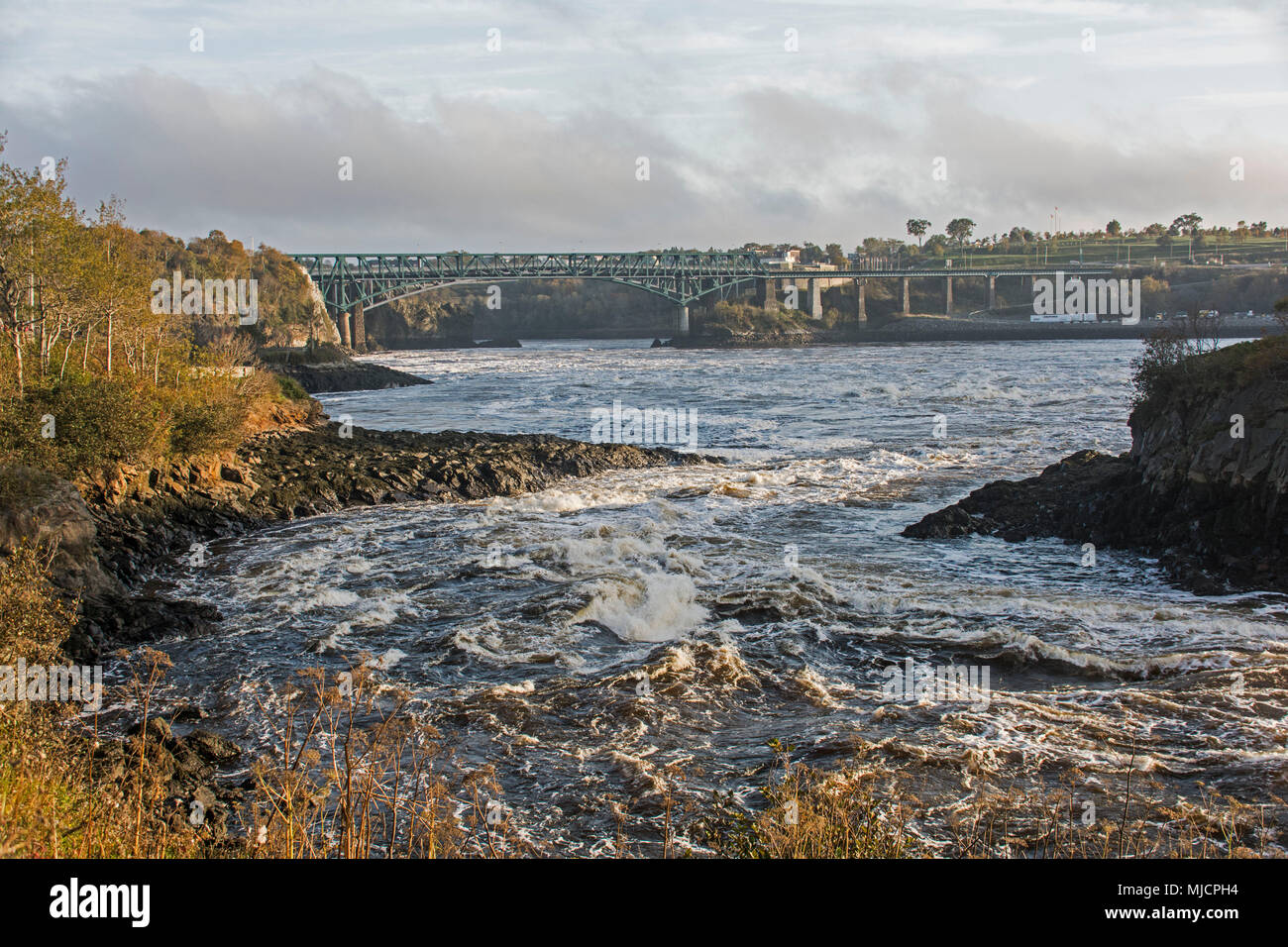 Reversing falls new brunswick hi-res stock photography and images - Alamy