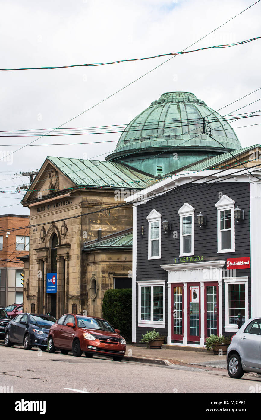 Old bank building hi-res stock photography and images - Alamy