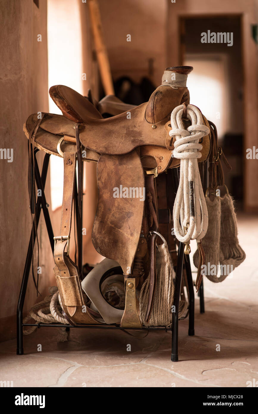 Old western saddle hi-res stock photography and images - Alamy