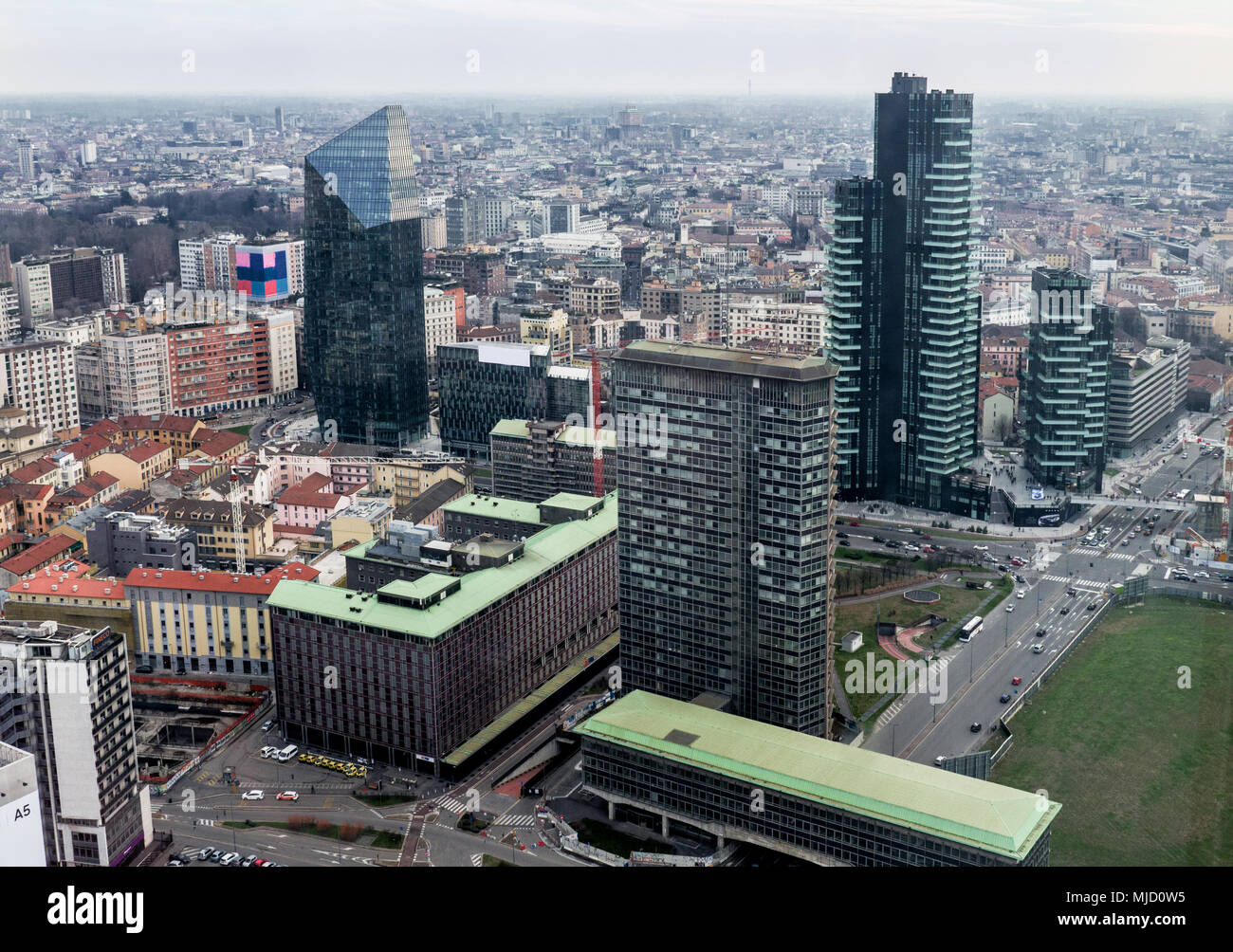 Architecture building vertical hi-res stock photography and images - Alamy