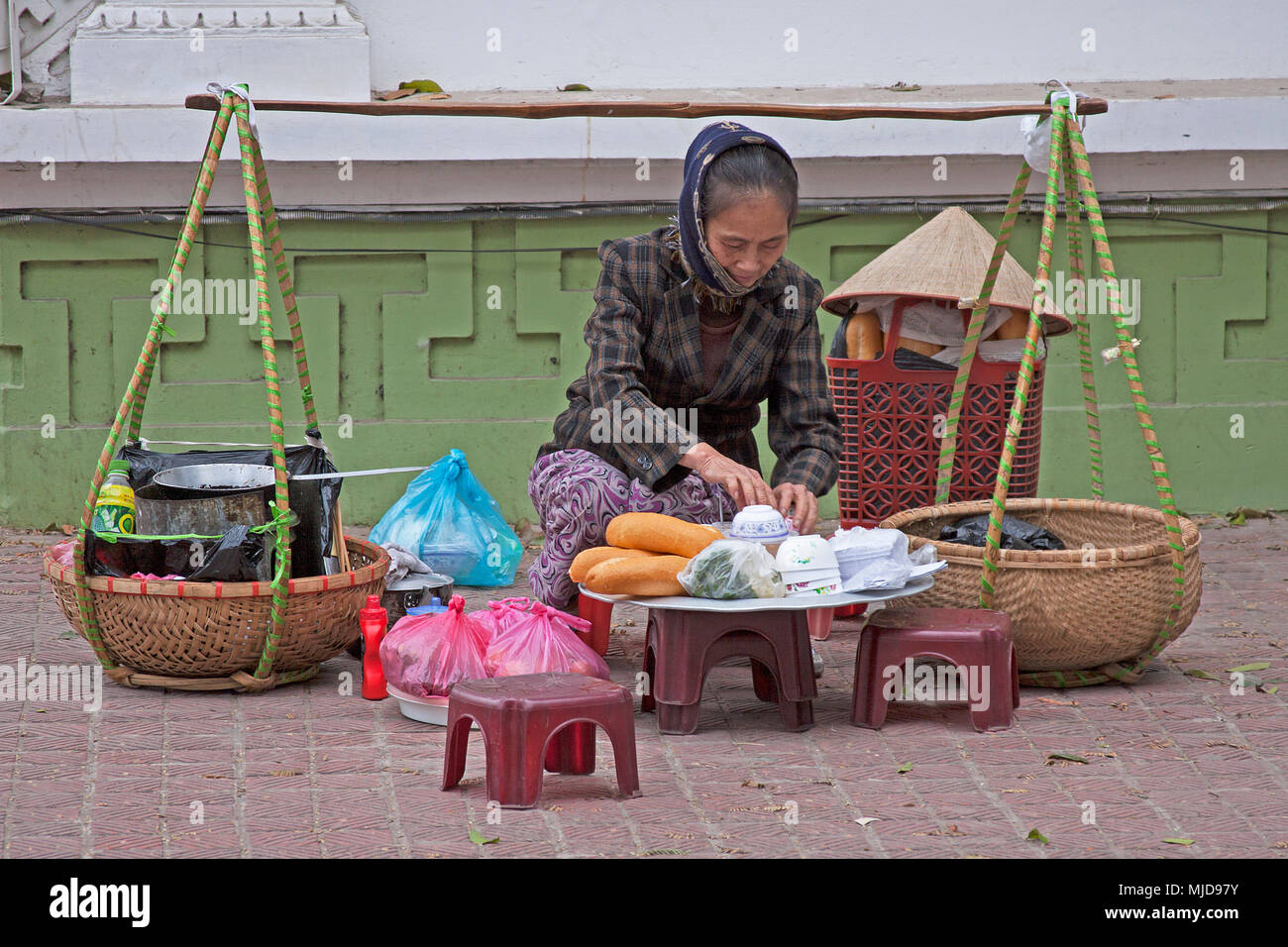 Hanoi street food pho hi-res stock photography and images - Alamy