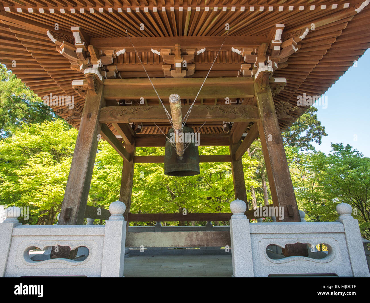 Temple bell at Unpenji, 88 temple pilgrimage, Unpenji temple 66 ...