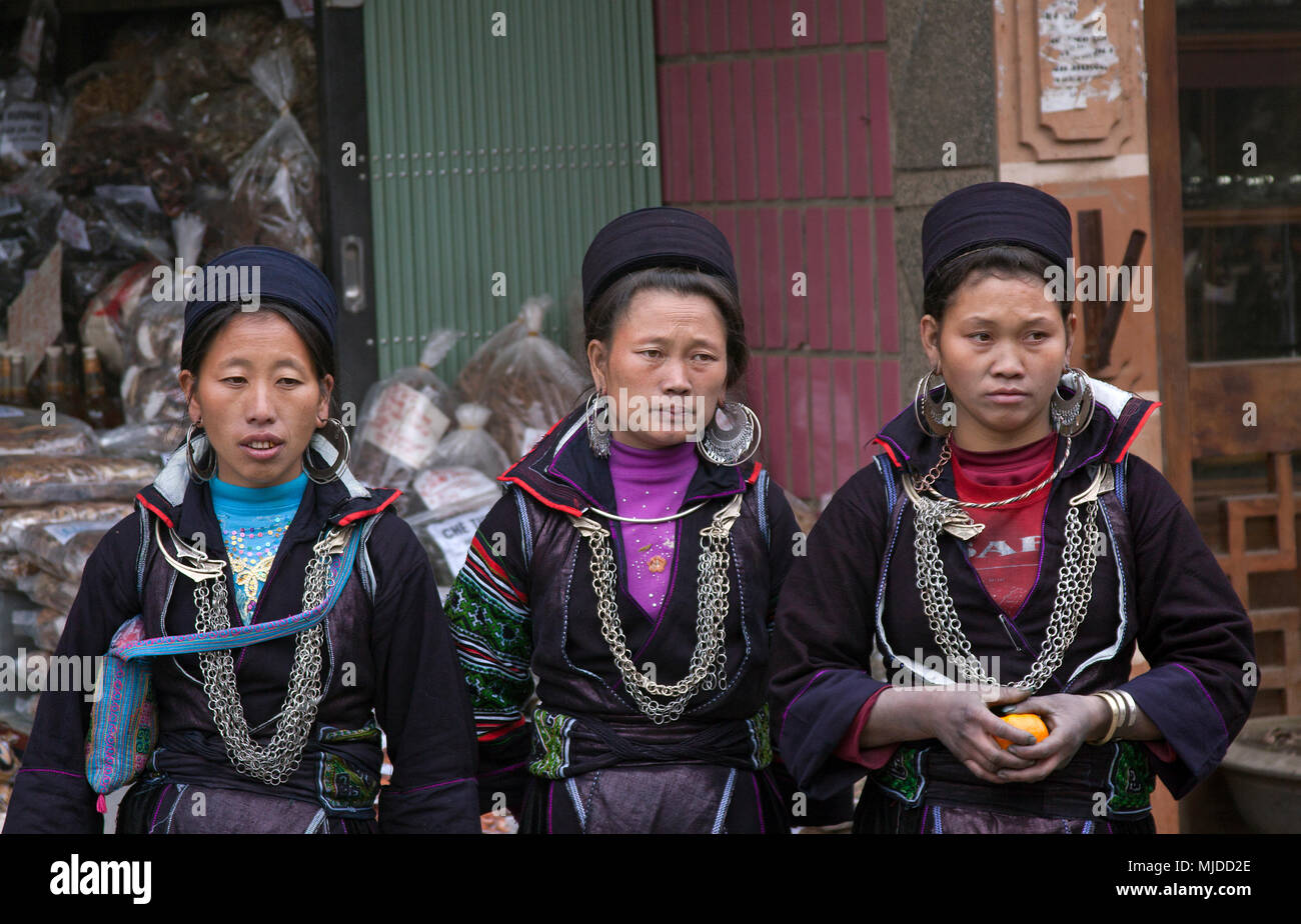 Three black hmong women sapa hi-res stock photography and images - Alamy