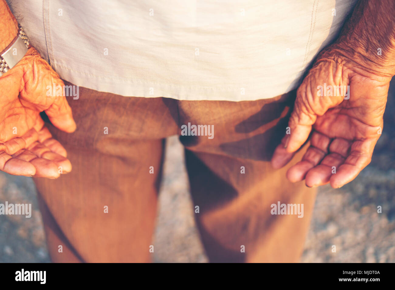old man hand Stock Photo - Alamy
