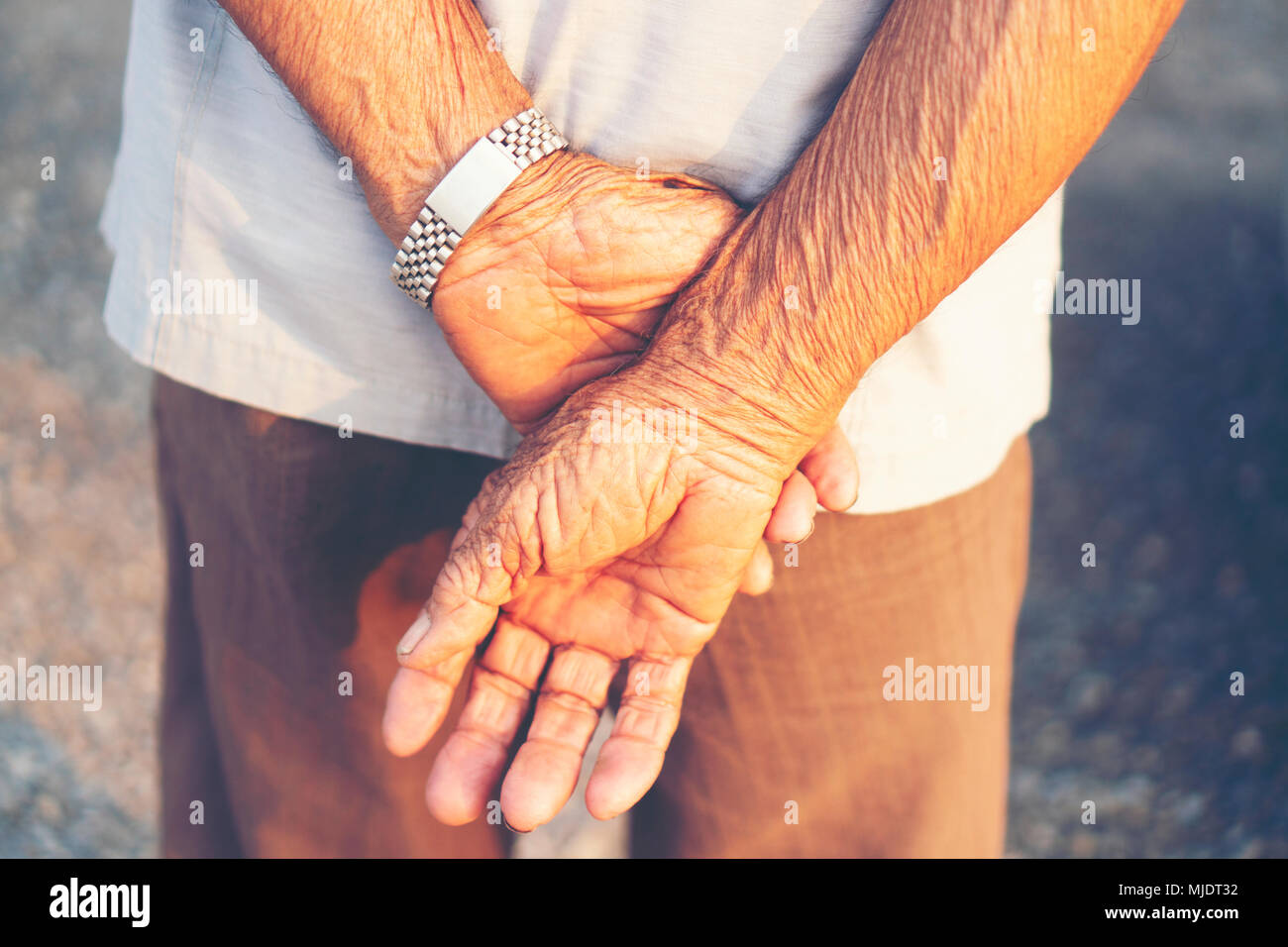 old man hand Stock Photo - Alamy