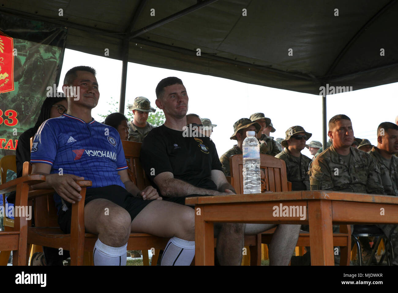 Cobra Gold 18: U.S. Army Lt. Col. James Hart (center), commander of 1st ...