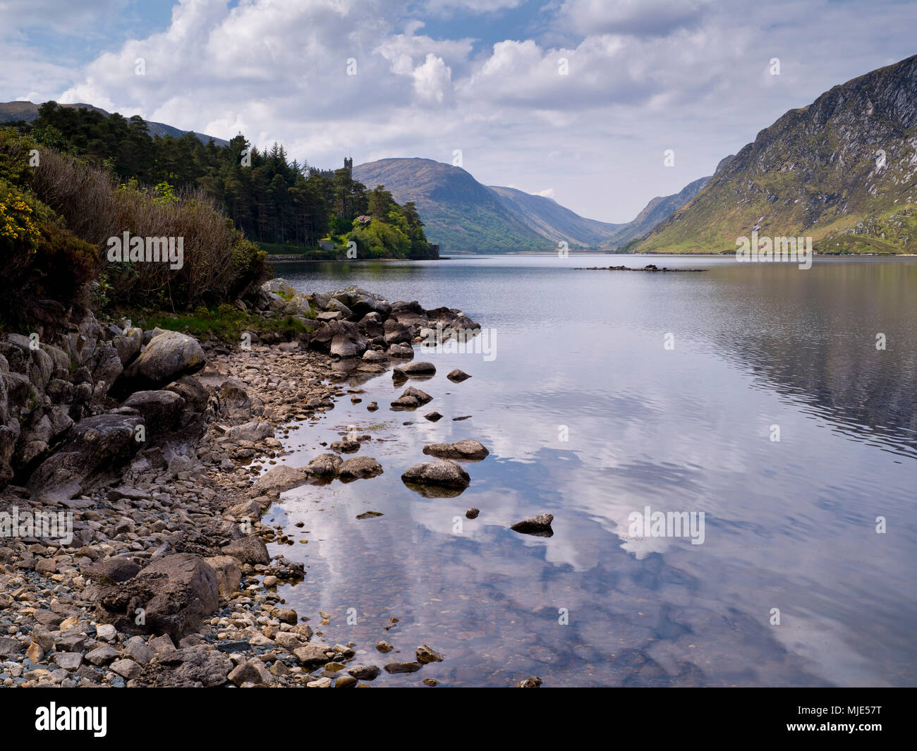 Ireland, Donegal, Glenveagh national park, view to the Lough Veagh lake ...