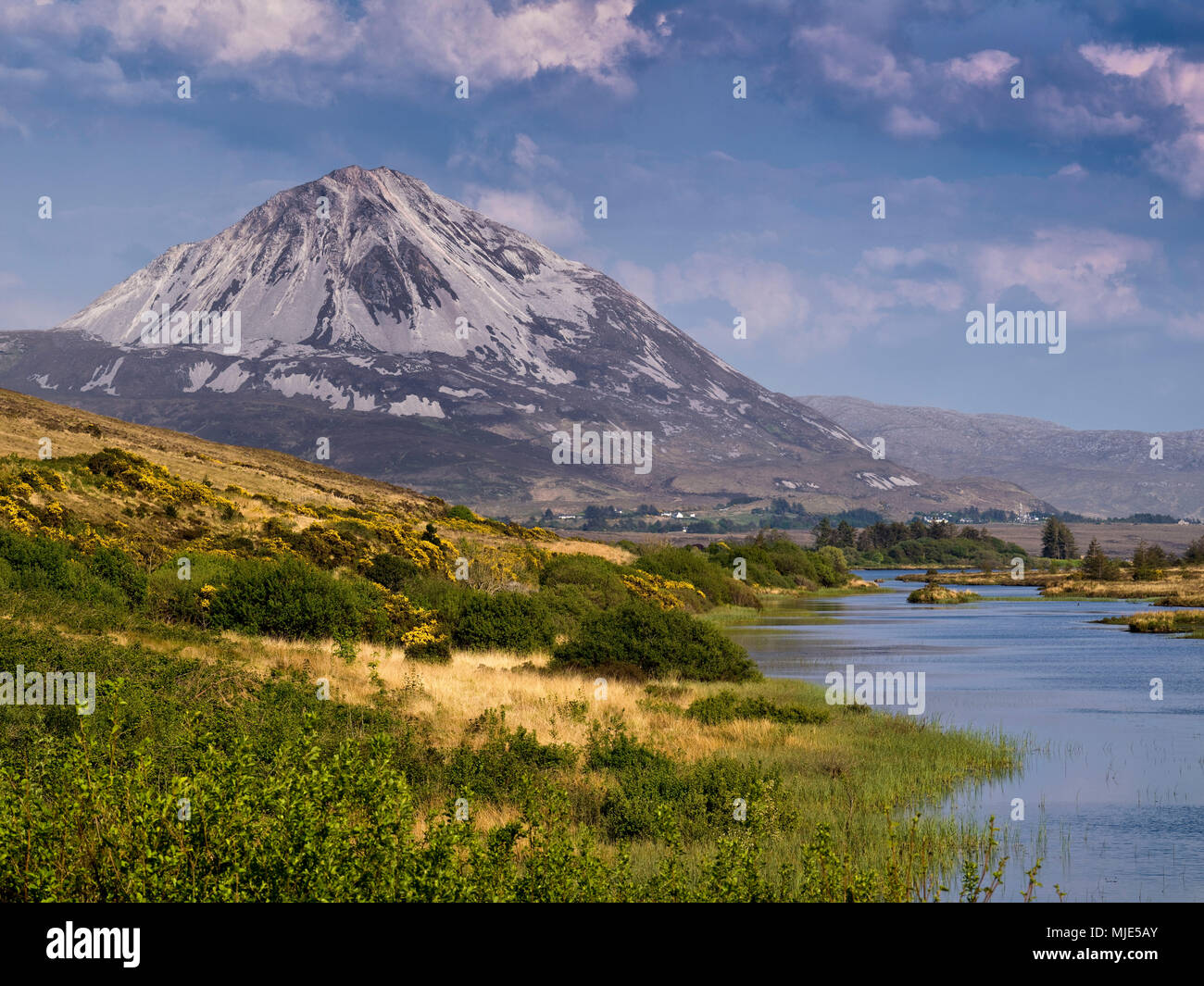 Ireland, Donegal, Glenveagh national park, view to the Mount Errigal at ...