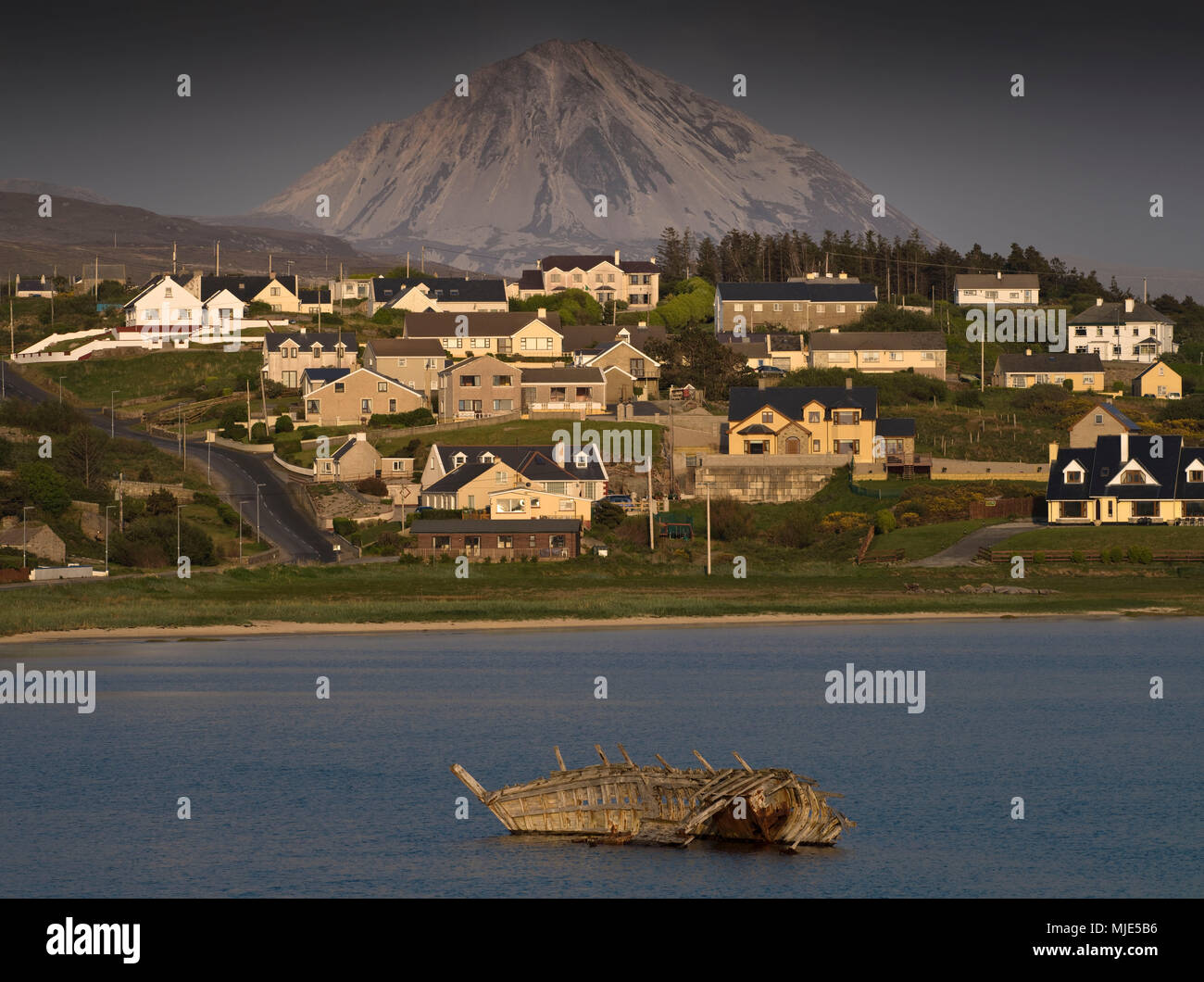Ireland, Donegal, Glenveagh national park, view to Bunbeg with the ...