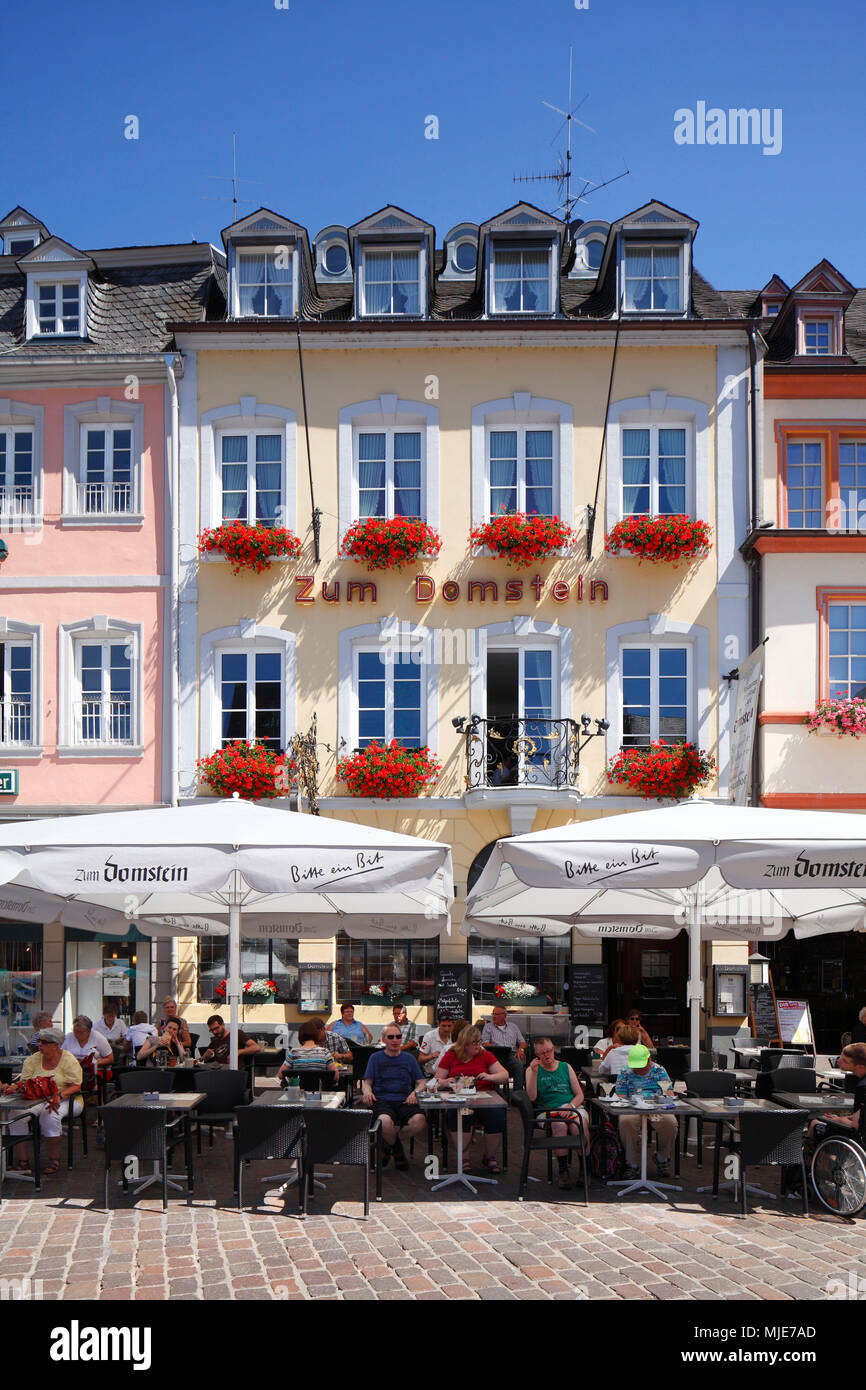 Cafe and house zum domstein at trier main market hauptmarkt hi-res ...